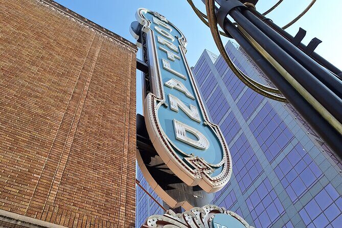 Walk Downtown Portland with a Local Tour Guide - A Detailed Look at the Downtown Portland Walk