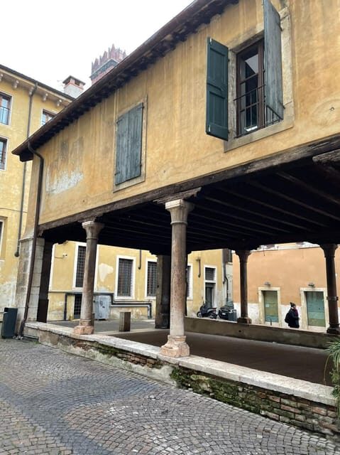 Walk in the Castrum Romano of Verona: tales and legends - FAQs