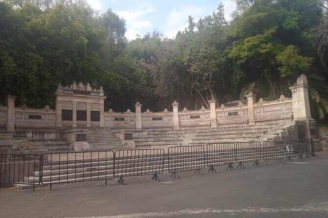 Walk through Chapultepec Park and its archaeological area - The Legend of Nezahualcoyotl and Pre-Hispanic Waterways