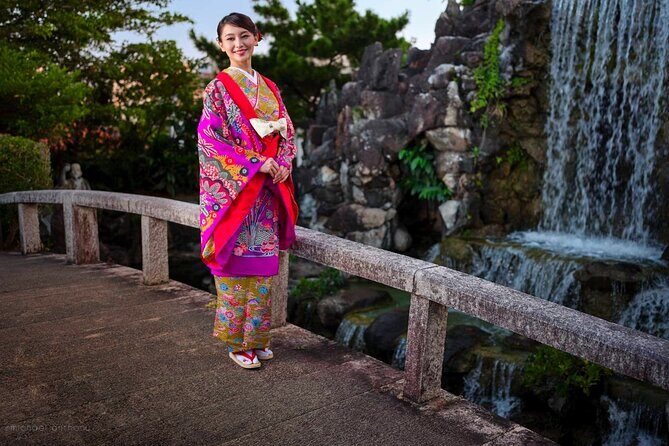 Walking around town in a kimono, you can choose your favorite kimono from the traditional Okinawan costumes "Ryuso", "Kimono", "Yukata" Hairset & Lipstick & Kimono & Rental FeeAll Comic Book - The Dressing and Hair Styling