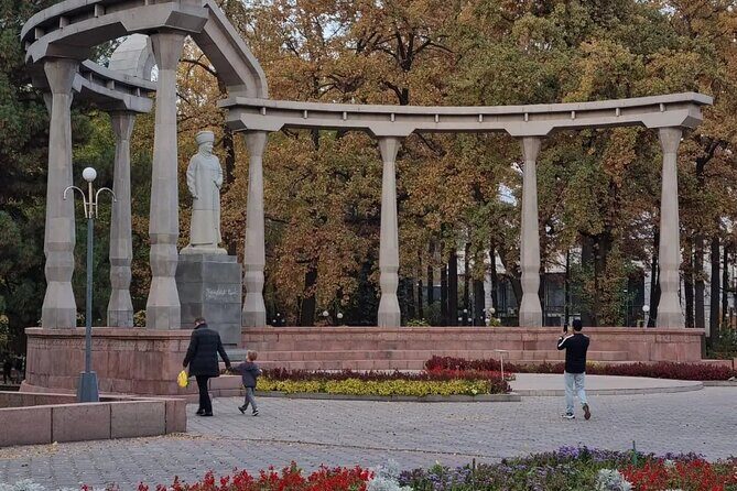 Walking City Tour in Bishkek - Key Points