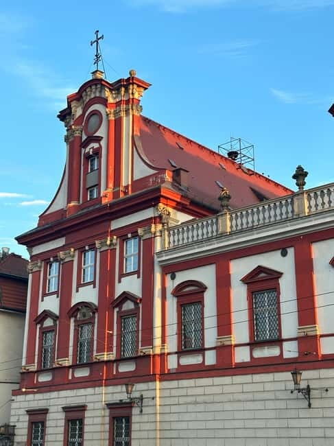 Walking group tour in Ukrainian through the Wroclaw old city - Key Points