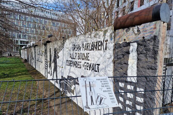 Walking on the Wall: 3-Hour Tour in Berlin - Key Points