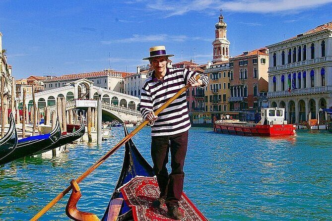Walking Tour and Enchanting Gondola Journey in Venice - A Detailed Look at the Tour Experience
