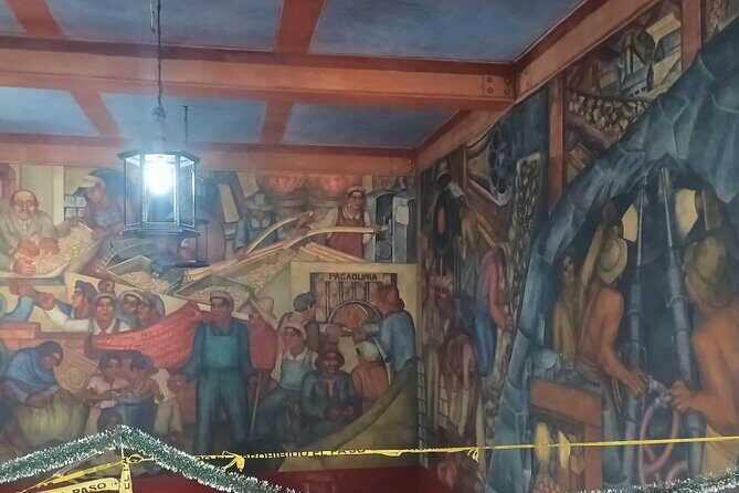 walking tour CDMX Behind the iconic - The Sum Up