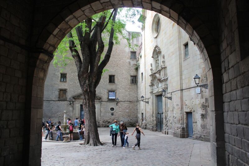 Walking Tour Gothic Quarter and Ramblas+Boat Trip - The Sum Up: Who This Tour Is Perfect For