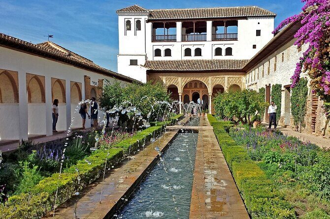 Walking tour in Alhambra, Nasrid Palaces and Generalife - A Closer Look at the Itinerary
