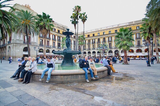 Walking Tour in Barcelona with Arabic Guide - Key Points