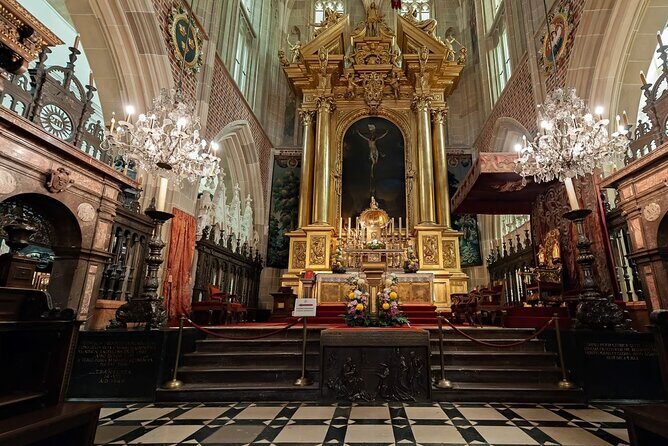 Walking Tour in Iconic Monuments of Krakow Poland - In-Depth Review of the Tour Experience