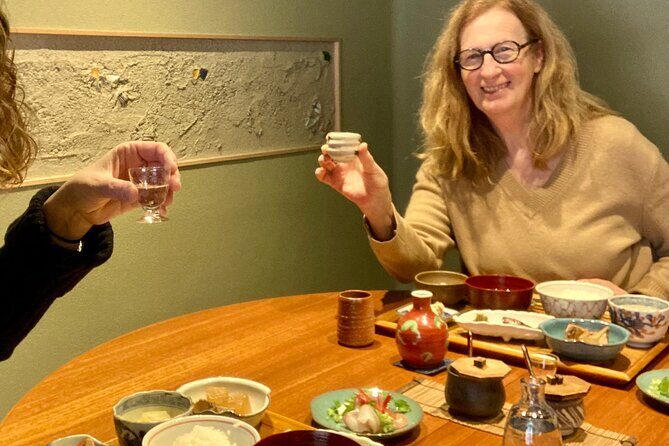 Walking Tour in Kanazawa and Taste of Traditional Washoku Cuisine - What the Tour Entails