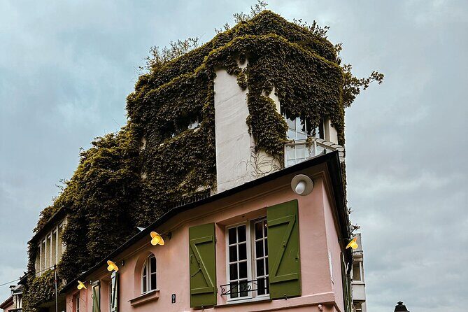 Walking Tour in Montmartre with a guide - Authenticity and Guide Quality