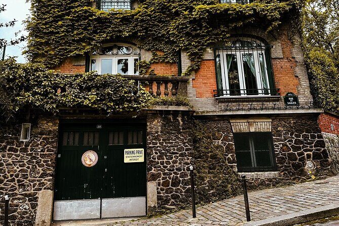 Walking Tour in Montmartre with a guide - Who Will Love This Tour?