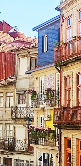 Walking Tour in Porto with Unique Polaroid Photos as a Gift - The Itinerary in Detail