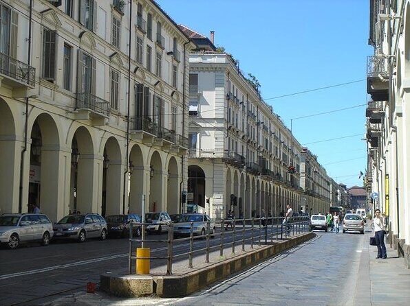 Walking Tour in small groups in English - Introducing the Small-Group Walking Tour in Turin