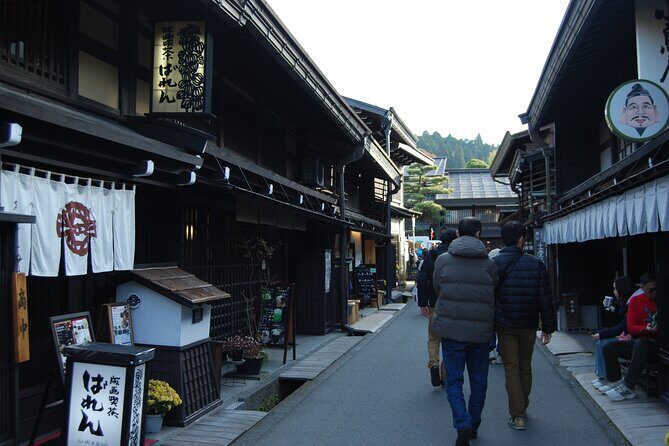 Walking Tour in Takayama Old Town and Historic Streets - An In-Depth Look at the Tour Experience