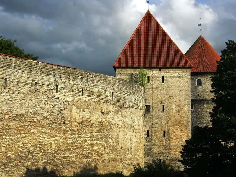 Walking tour in Tallinn Old Town - How the Experience Feels for Travelers