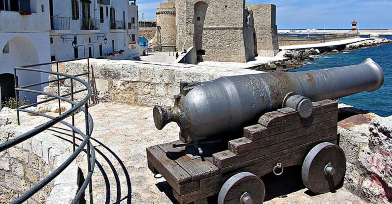 Walking Tour In The Wonderful Monopoli - Key Points