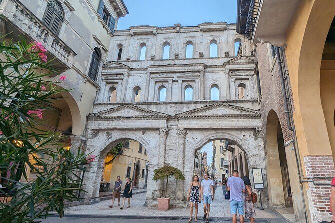 Walking Tour in Verona: 9+ Landmarks with Live Guide - Key Points