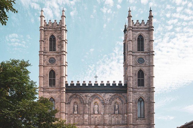 Walking tour of Old Montreal - 16/42 Tours - The Walking Experience: What to Expect