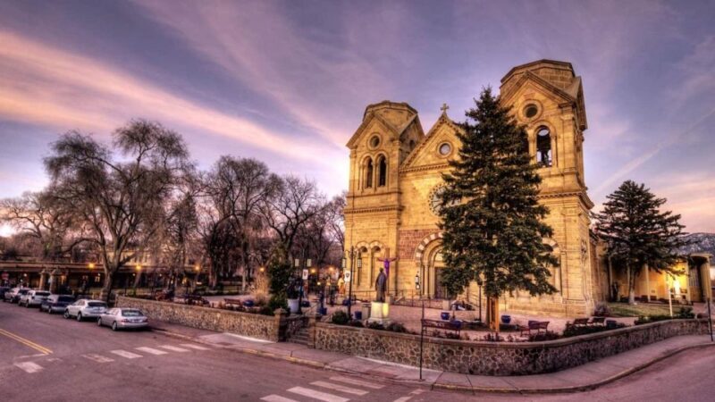Walking Tour of Santa Fes Most Beautiful and Historic Sites - Key Points
