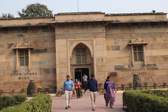 Walking tour of Sarnath, the buddhist site : The Light of Asia Walk - Visualize the Visit
