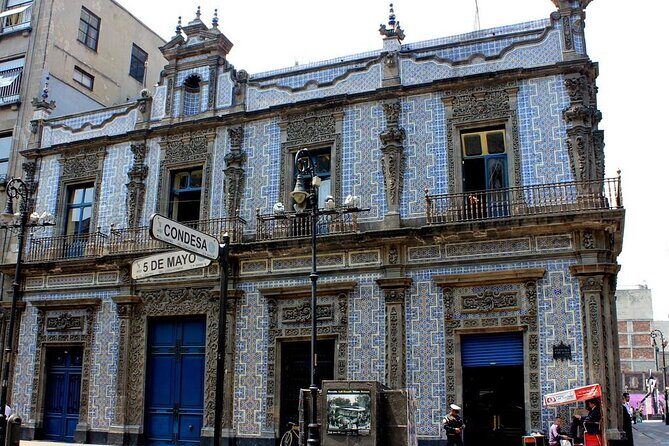 Walking Tour of the Historic Center in Mexico City - An In-Depth Look at the Tour Experience