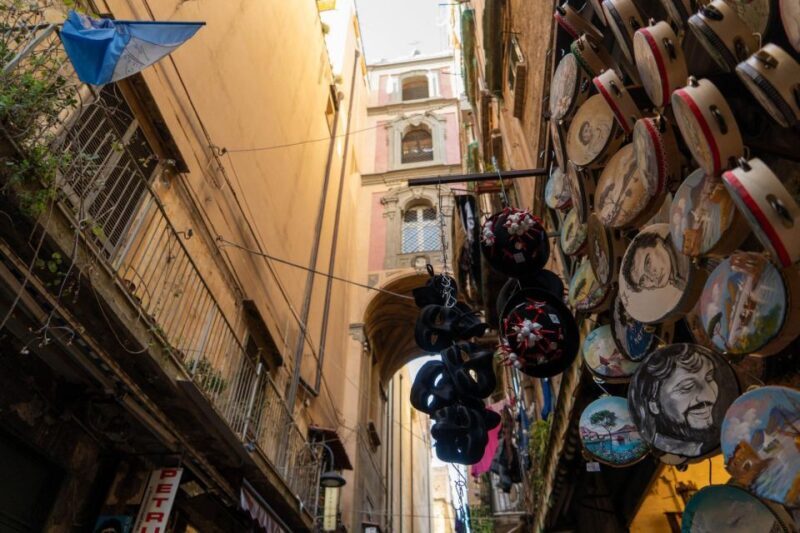 Walking-tour of the historic center of Naples in Italian - Key Points