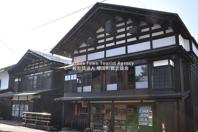 Walking Tour of Wealthy Merchant's Storehouses in Akita - Analyzing the Value: Price and Experience