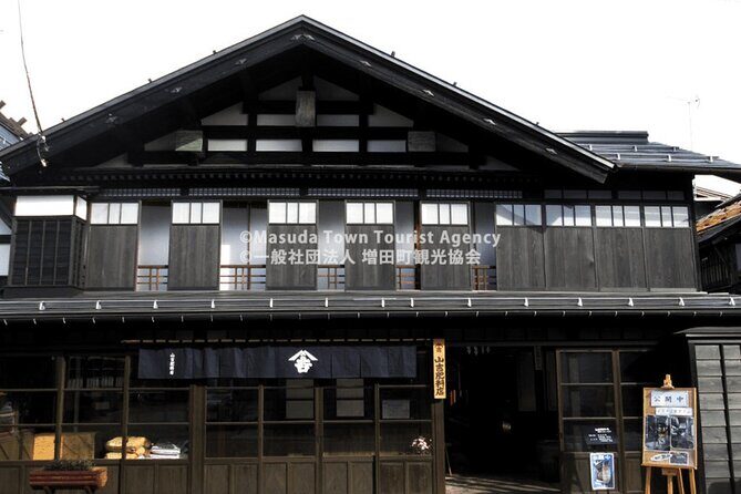 Walking Tour of Wealthy Merchant's Storehouses in Akita - Practical Tips for a Smooth Experience