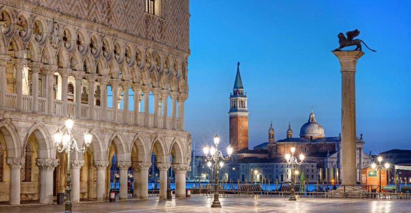 Walking Tour with optional motor boat Ride - Key Points