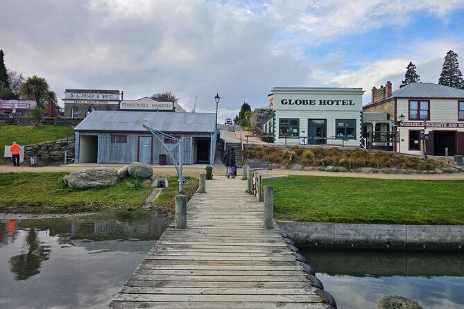Wanaka Private Day Trip from Queenstown: TravelnGo - A Day of Scenic Wonders and Local Flavors