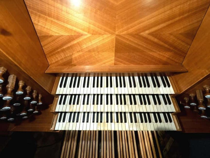 Warsaw: Cathedral Organ Concerts and tour of the crypts - The Experience: What It’s Like and Why It Matters