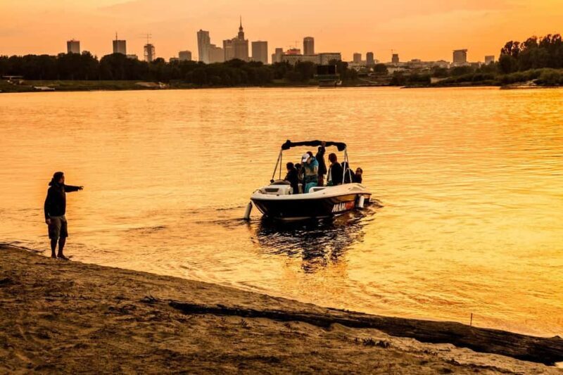 Warsaw: Cruise the Vistula w/ 80s Music, Retro Vibes & Views - What to Expect on the Cruise