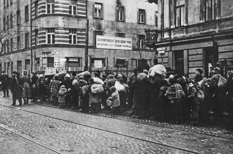 Warsaw Daily Jewish Ghetto Guided Tour with Jewish Cemetery - Key Points