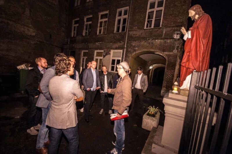 Warsaw: Evening History and Pubs Tour by Retro Minibus - An Authentic Look at Warsaw’s Nightlife in a Vintage Van