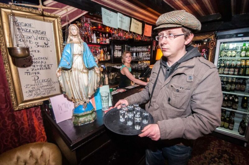 Warsaw: Evening History and Pubs Tour by Retro Minibus - The Guides: Knowledge and Humor