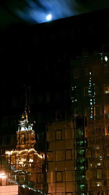 Warsaw: Exclusive city tour with photo session - Discovering Warsaw in Style: What to Expect