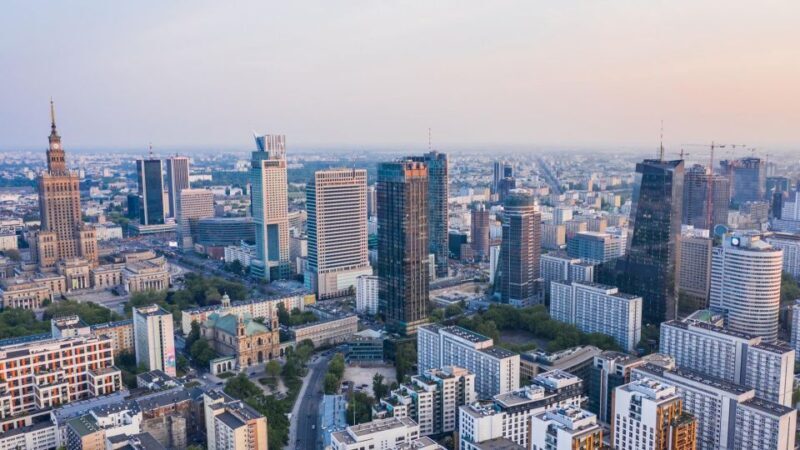 Warsaw: Express Walk with a Local in 60 minutes - An Honest Look at the Warsaw Express Walk