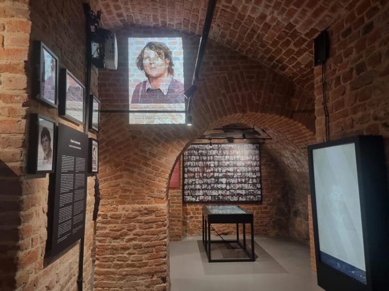 Warsaw: Guided tour of the Cold War Museum - An in-depth look at the Cold War Museum experience