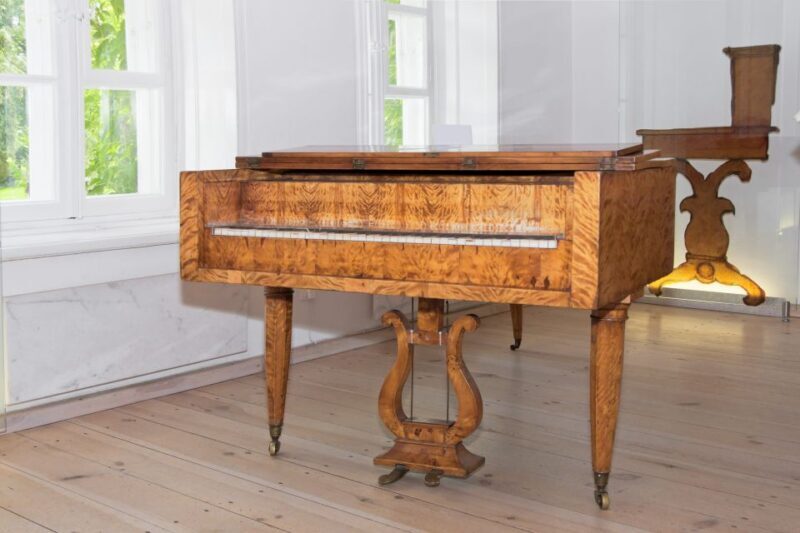Warsaw: Half-Day Private Chopin Tour to Zelazowa Wola - The Coffee Break at Honoratka Cafe