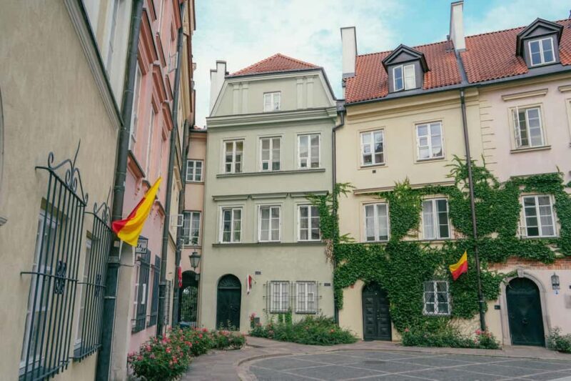 Warsaw: Old Town Walking Tour with Vistula River Cruise - A Clear View of Warsaw’s Past and Present
