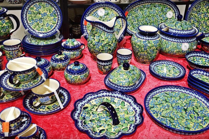 Warsaw: Pottery Decorating Ceramic Workshop - Flow and Logistics