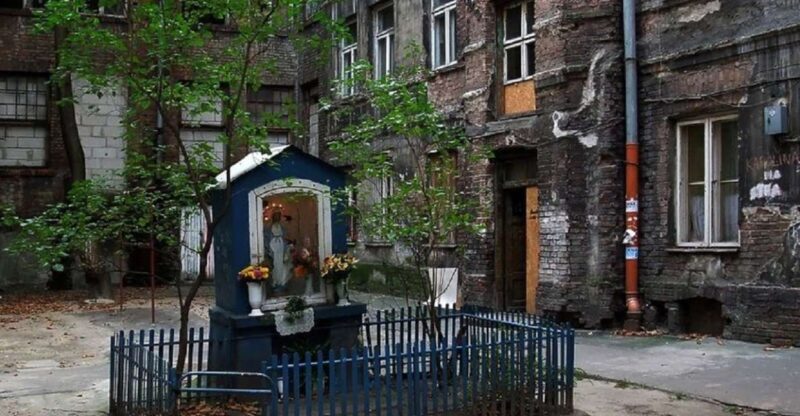 Warsaw: Praga District Tour with Vodka Museum and Tasting - Final Thoughts: Who Should Consider This Tour?
