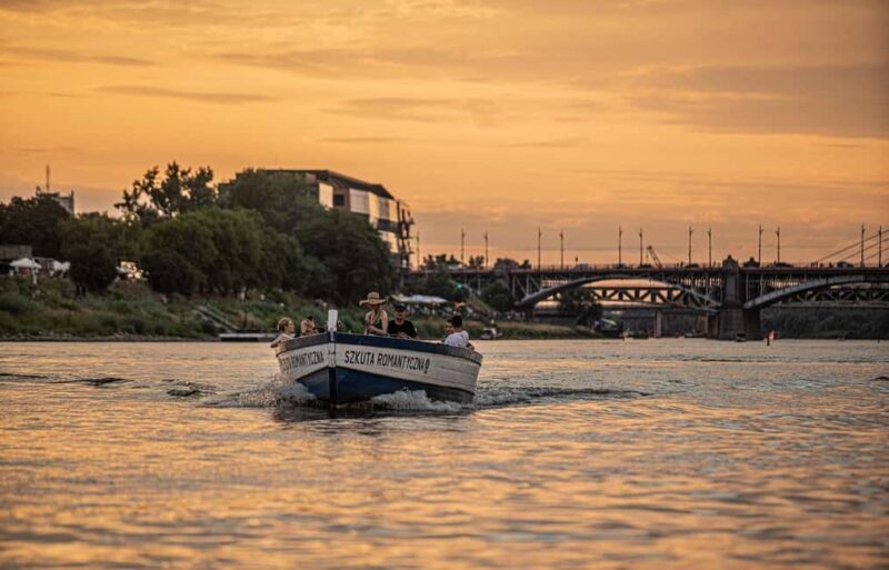 Warsaw: Private Cruise on a wooden boat - max. 12 pax - FAQs