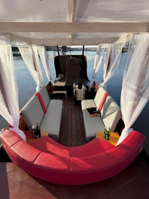 Warsaw: Romantic Cruise with ProseccoBirthdays & Proposals - Who Should Consider This Experience?