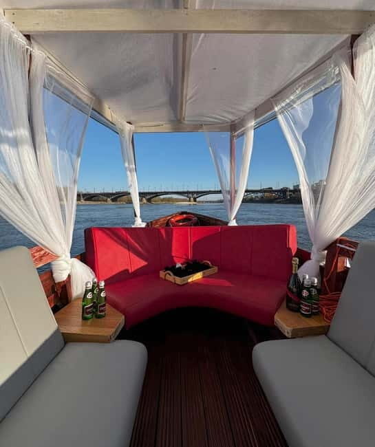 Warsaw: Romantic Cruise with ProseccoBirthdays & Proposals - FAQ