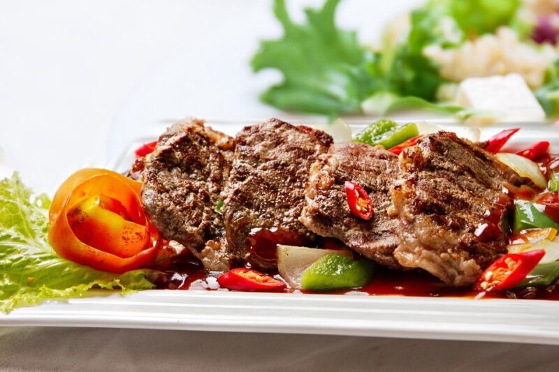 Warsaw: Traditional Food Tour with Old Town Sightseeing - A Closer Look at the Warsaw Traditional Food Tour
