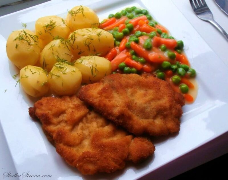 Warsaw: Traditional Polish Food and Sightseeing Private Tour - Key Points