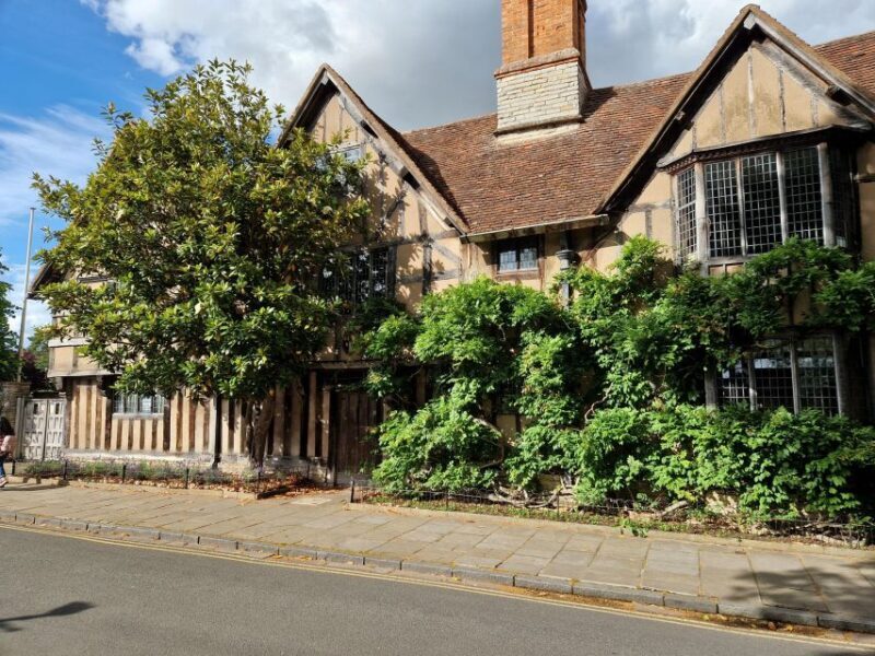 Warwick Castle, Shakespeare's Stratford and the Cotswolds - What You Can Expect from the Day