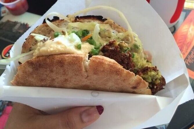 Washington D.C Street Food Tour With A Local Guide - Sampling a Historic Dish on Federal Way